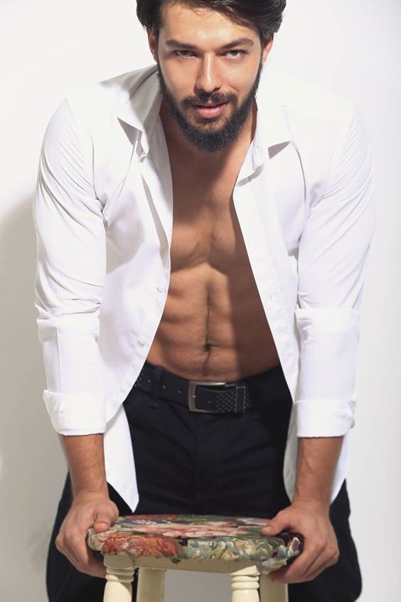 Hilmi Cem İntepe Kimdir? - Kivi Tadında