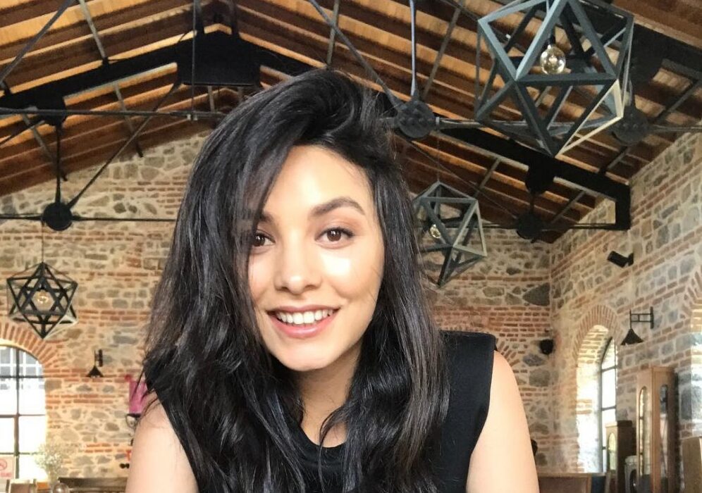 Hazal Filiz Küçükköse Kimdir? - Kivi Tadında