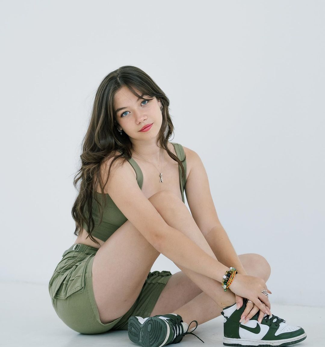 Alisa Sezen Sever Kimdir? - Kivi Tadında